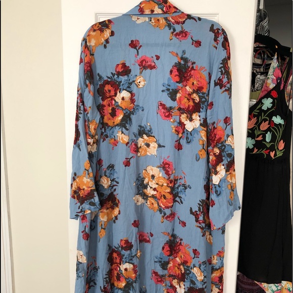 Carole Christian | Tops | Carole Christian Floral Kimono | Poshmark